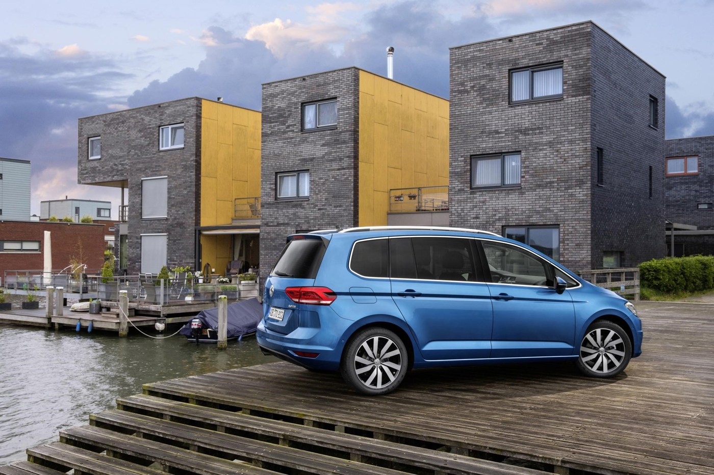 Official pictures of the new Volkswagen Touran seven-seater MPV | Car ...