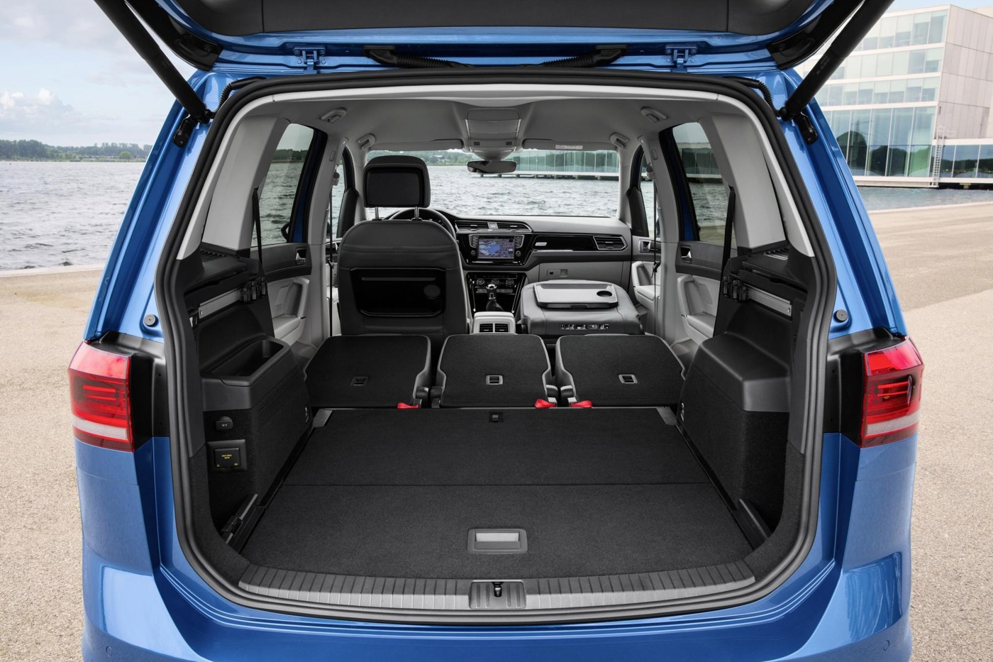Official pictures of the new Volkswagen Touran seven-seater MPV | Car ...